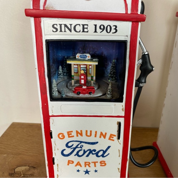 Roman Inc | Holiday | Nwt Roman Inc Ford Led Gas Pump Christmas | Poshmark